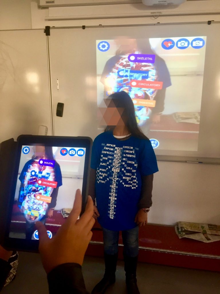 Virtuali-Tee : découvrir le corps humain en réalité augmentée et ...